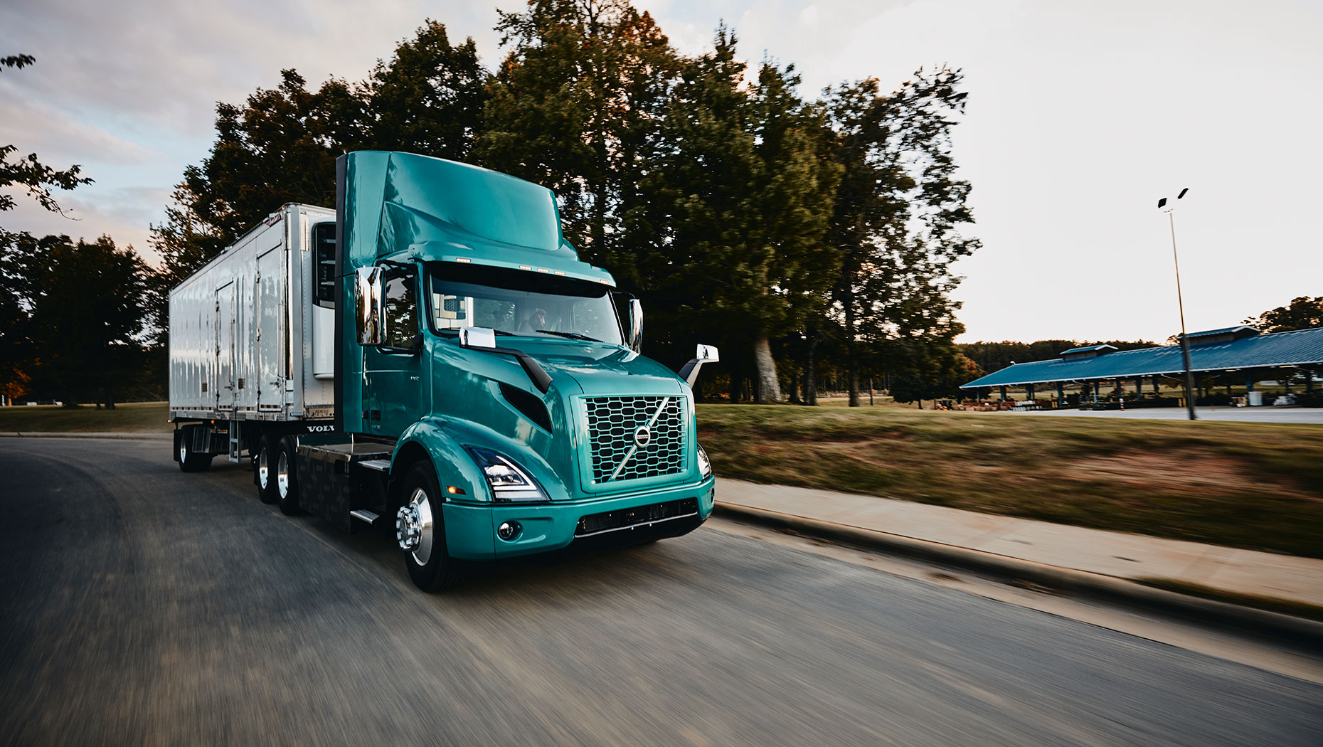 Volvo Trucks Leads Electrification of North American Trucking Industry ...