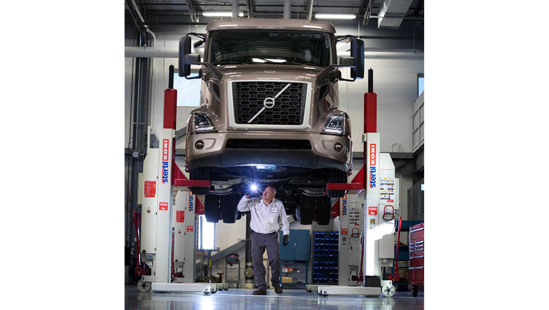 Volvo Trucks Introduces Volvo Blue Contract Service Offering to Enhance ...
